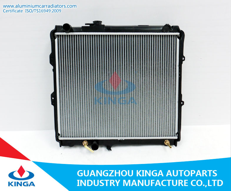 Silver Car Radiator For Toyota HILUX PICKUP AT PA 26 / 32 / 36