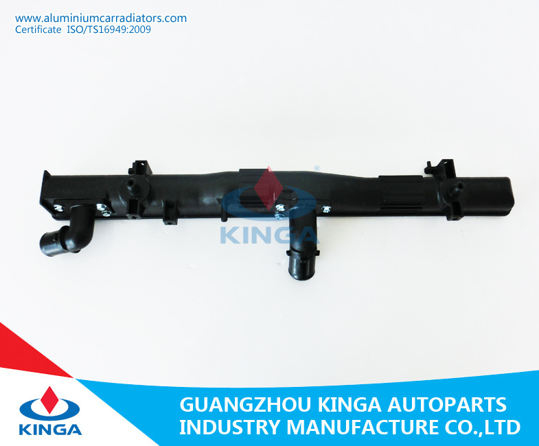 Lightweight Car Spare Parts Radiator Plastic Tank For Toyota Hiace 2008 MT